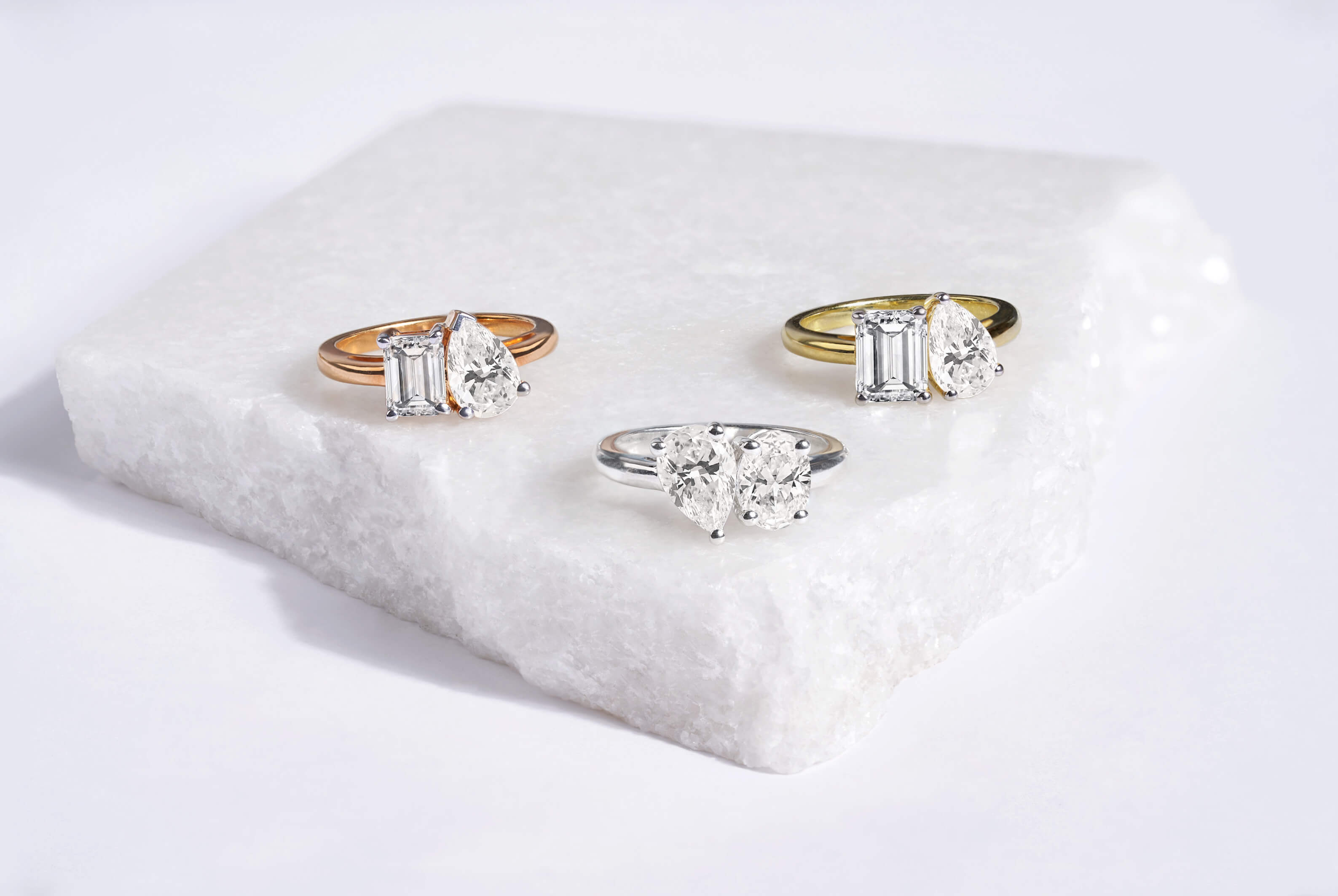 Emily Ratajkowskis Engagement Ring That Continues to Wow the World